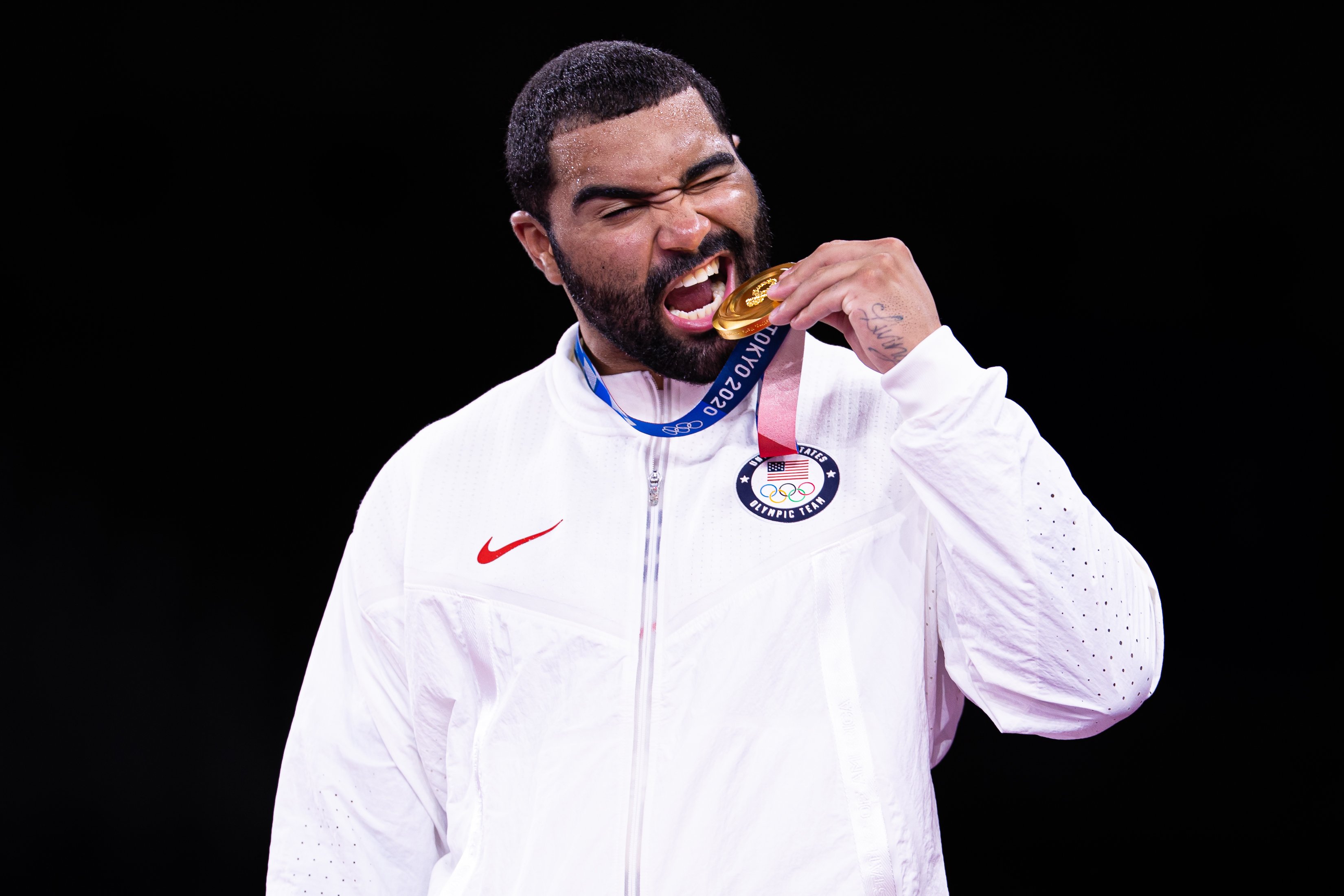 La nouvelle star Steveson étourdit Petriashvili aux Jeux Olympiques des ...