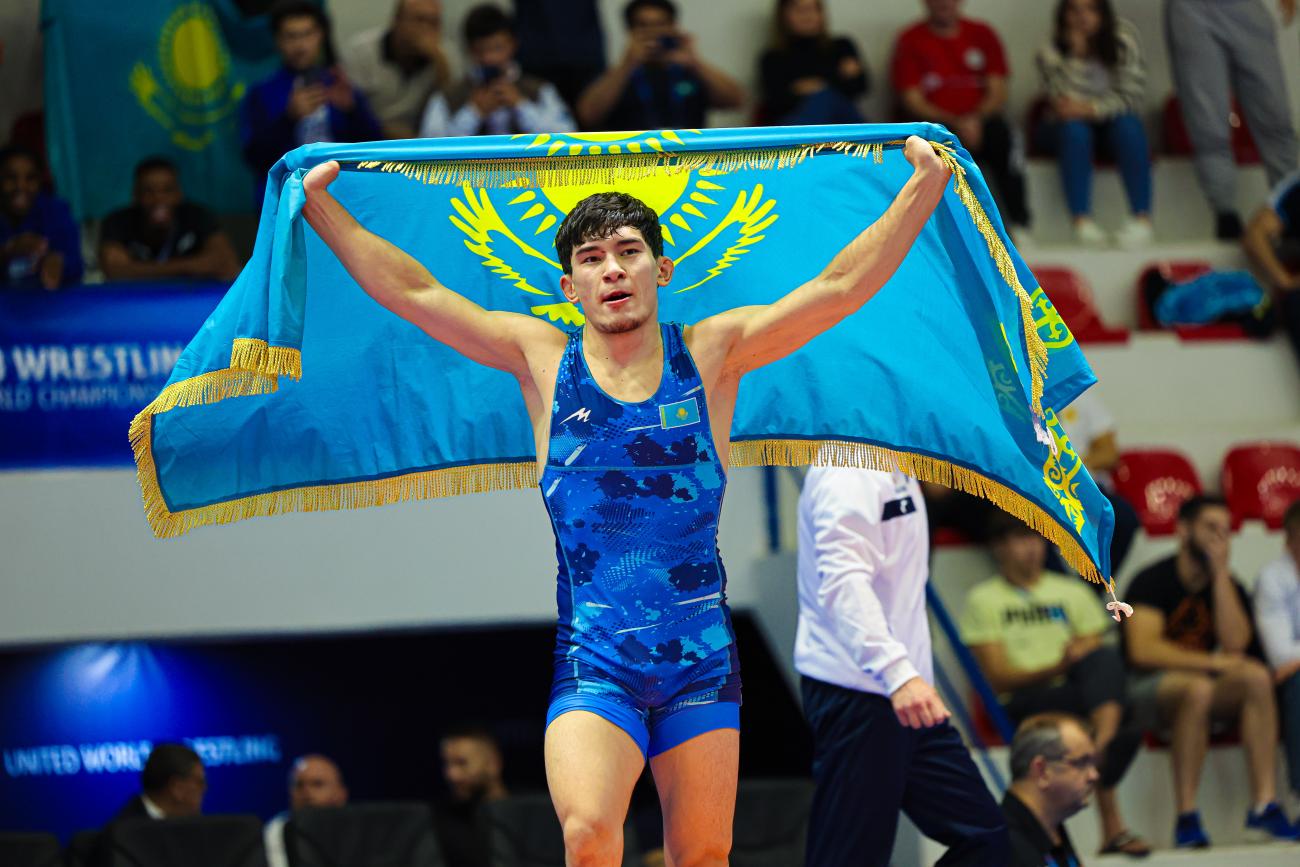 Assetuly wins Kazakhstan's first U23 world title | United World Wrestling