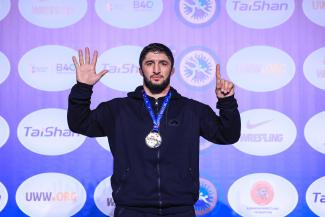 World Championships: Sadulaev tops two world champs en route 92kg final ...