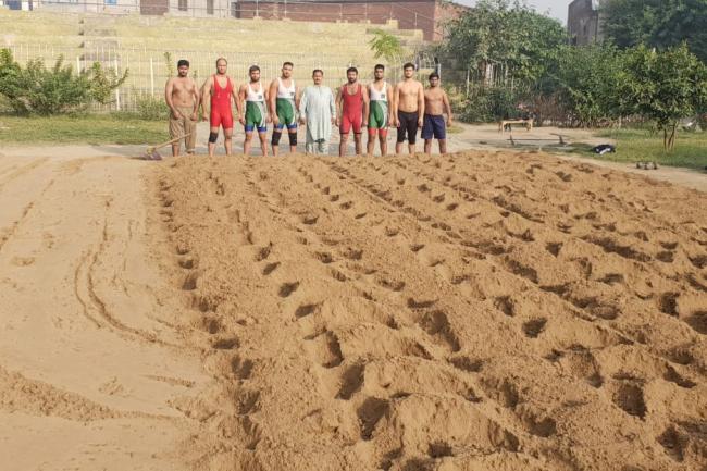 Pakistan's Inam Reaches for Beach Wrestling Glory | United World Wrestling