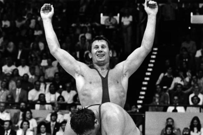 Wrestling legend Medved, three-time Olympic champion, passes away aged ...
