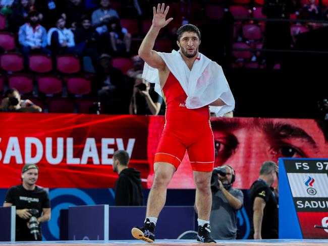 #WrestleOslo: Sadulaev Maintient sa Domination sur Snyder Pour ...