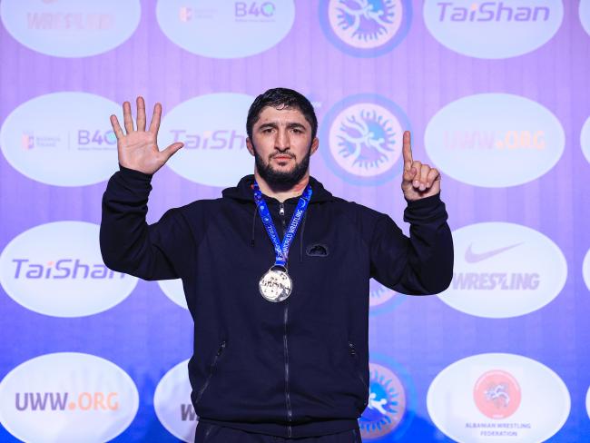 World Championships: Sadulaev caps golden return with 92kg title ...
